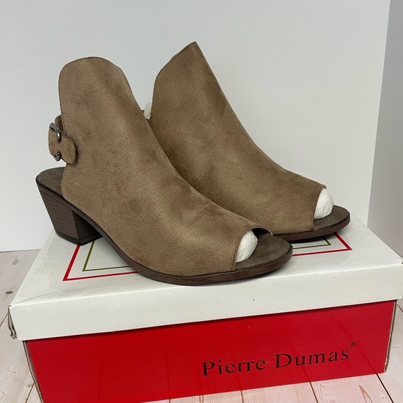 Pierre Dumas | Shoes | Pierre Dumas Tan Mules With Modern Silhouette ...